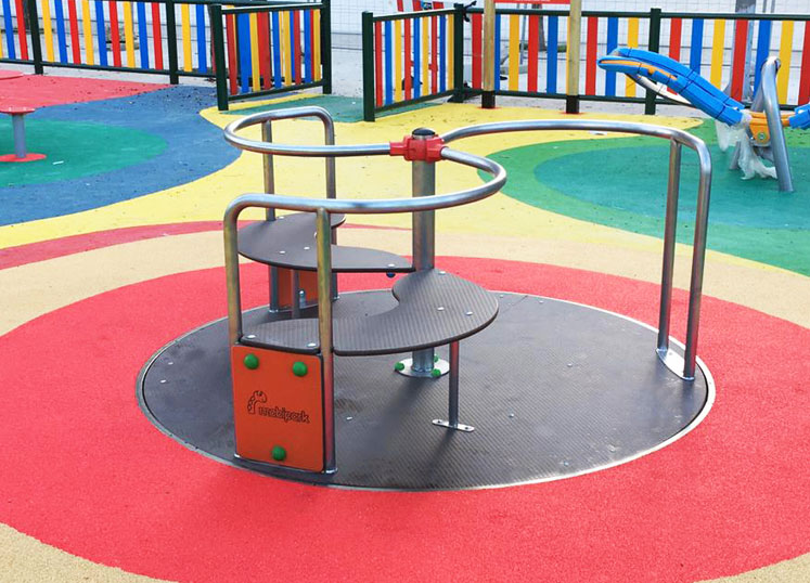 Playing together: new inclusive carousel - Mobipark